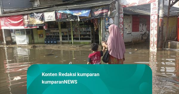 Banjir Rob di Jakarta Rendam 1 RT dan Jalan Pluit Karang Ayu Barat | kumparan.com
